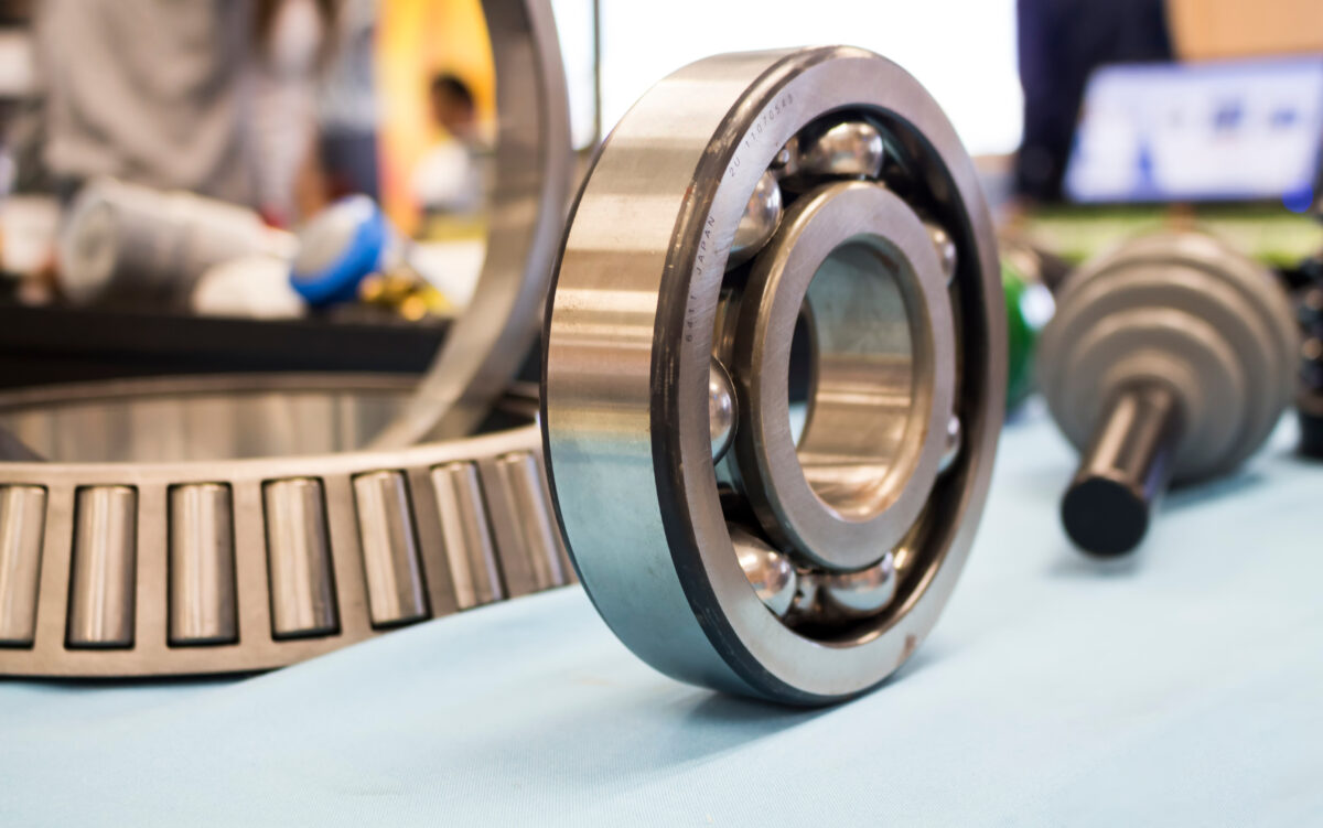 Journal vs Ball Bearing: Choosing the Best for Your Machinery